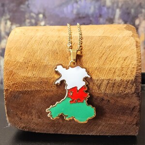 Wales Necklace Pendant Country Outline With Flag Gold Plated / Silver ...