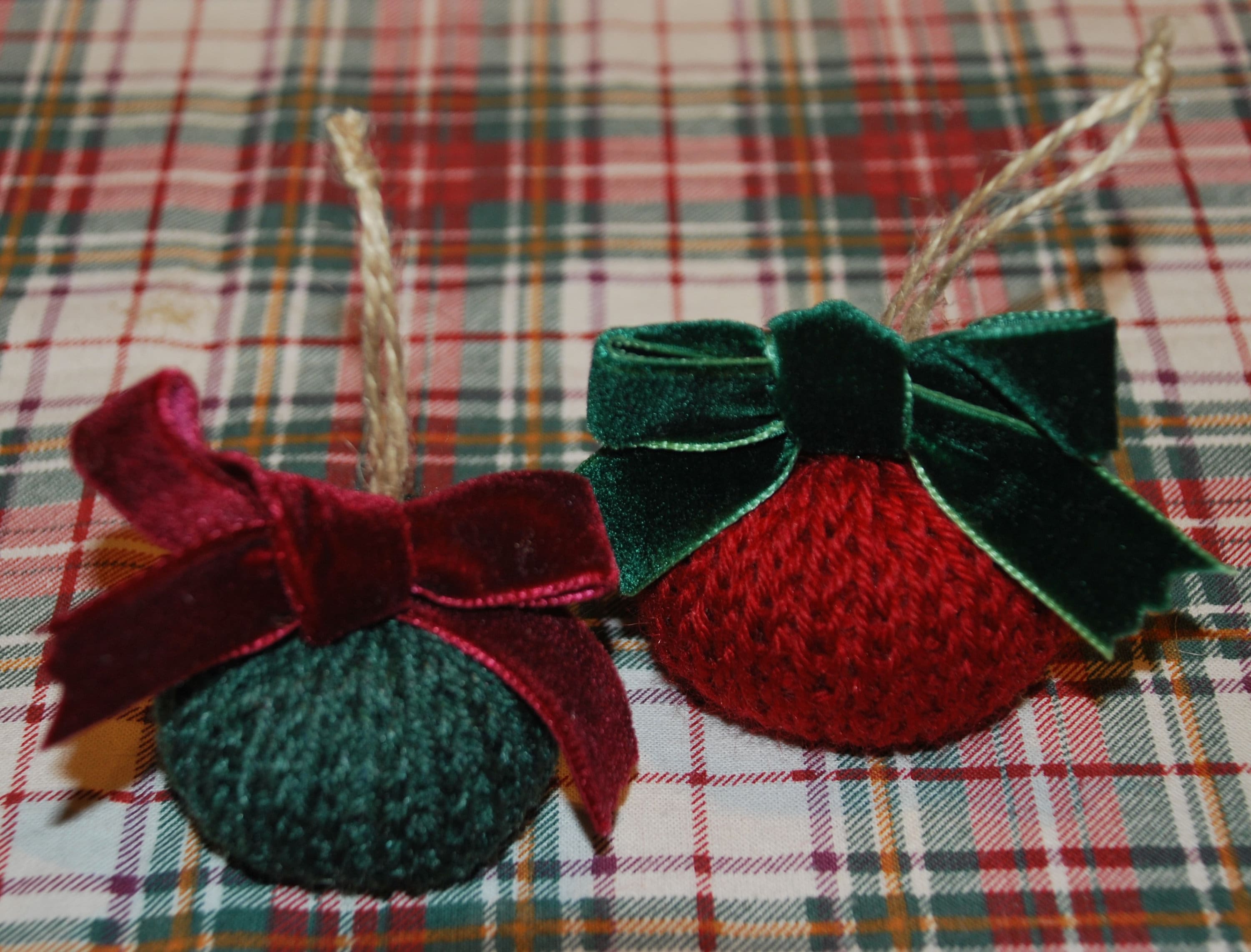 Spanish and English PDF Pattern-christmas Tree Balls Knitted With ...