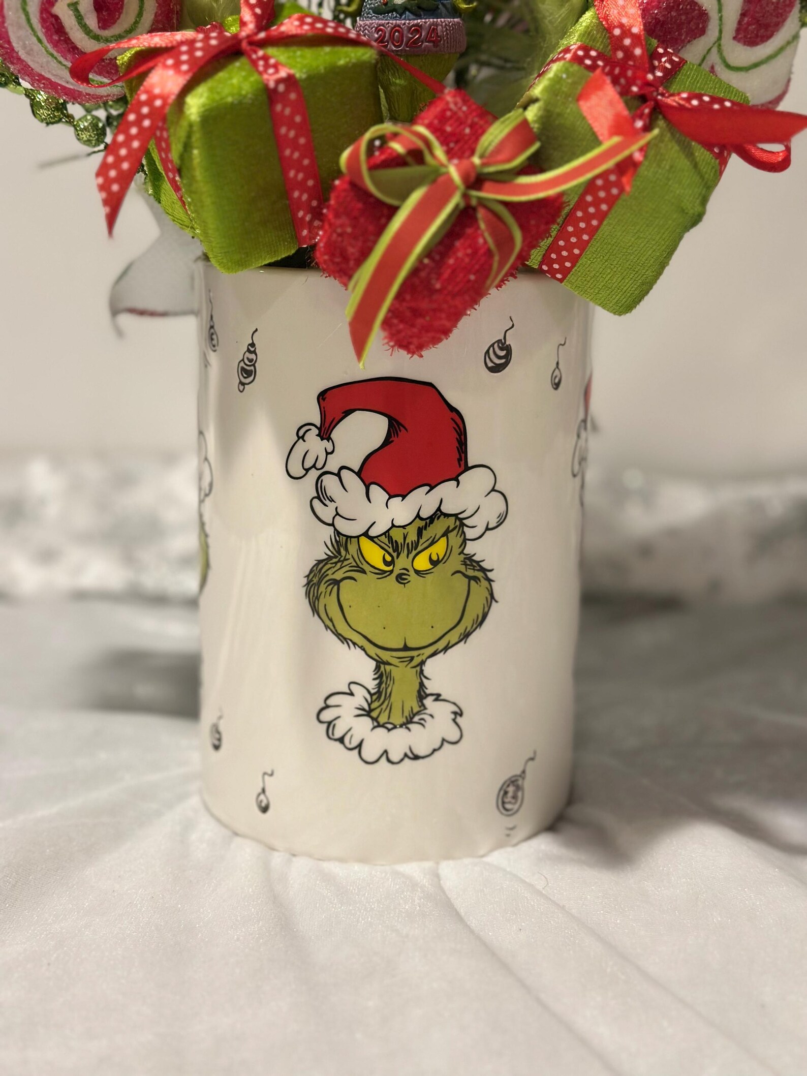 Grinch-inspired Holiday Centerpiece - Festive Christmas Table Decor ...