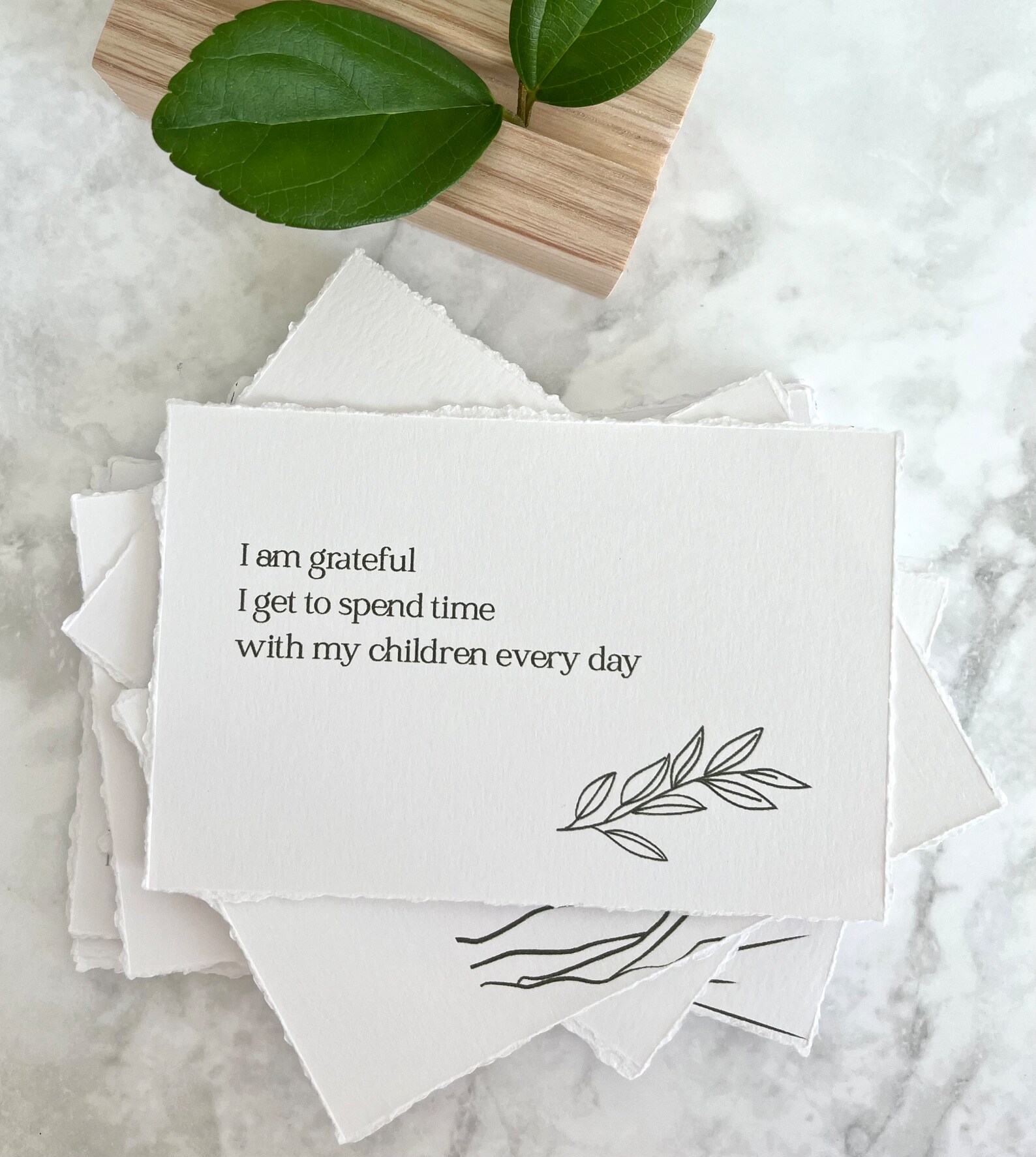 Powerful Mom Affirmations Cards With Wood Stand, 30 Deckled Edges Cards ...