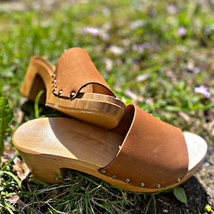 Retro 70s Wooden Platform Flip Flops: Open Toe High Heels Clogs Women ...