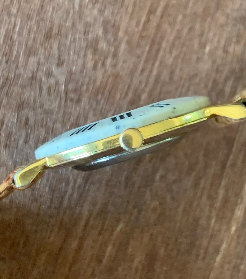 1990s Faux Stone and Gold sundial Watch From Giordano. Inset Roman ...