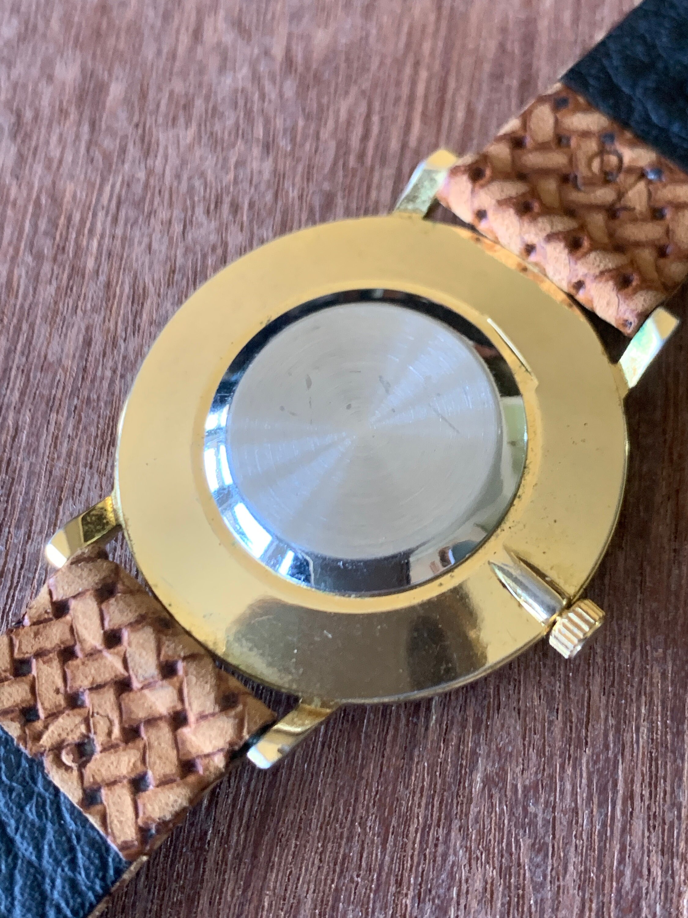 1990s Faux Stone and Gold sundial Watch From Giordano. Inset Roman ...
