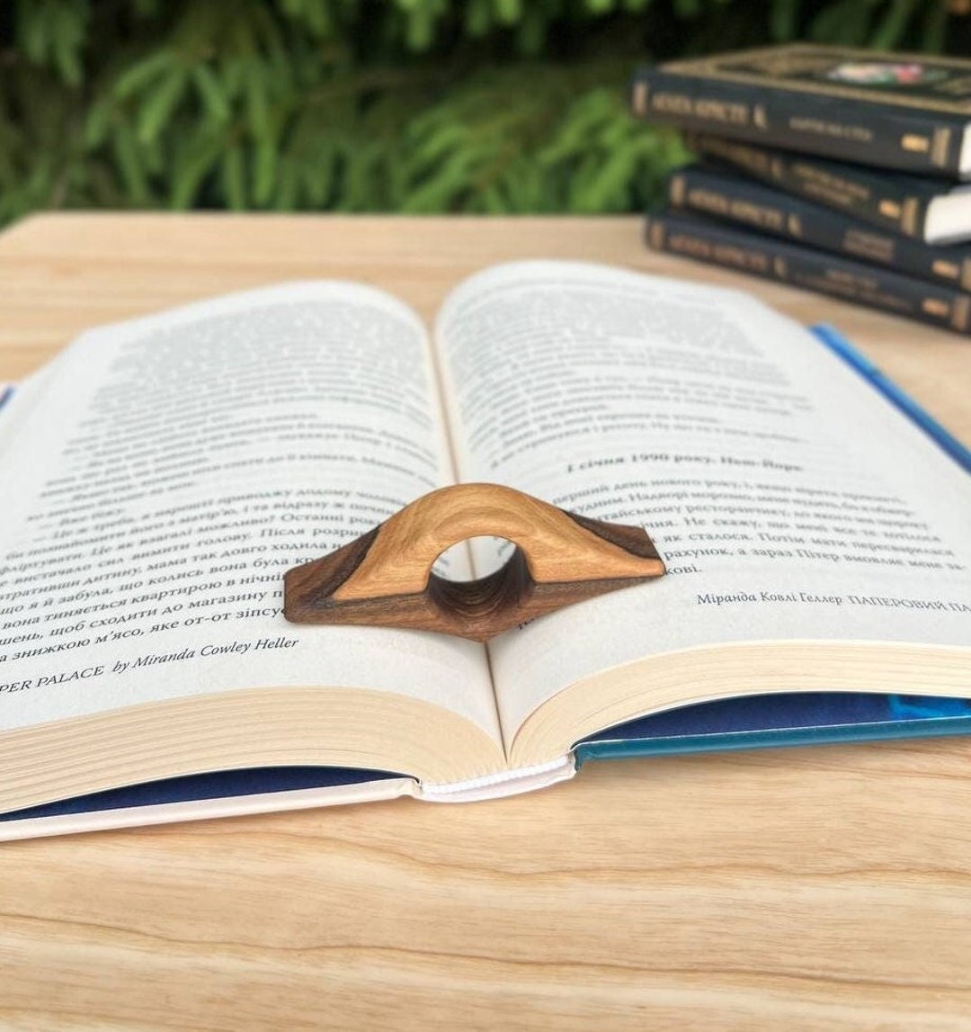 Thumb Book Page Holder – Handmade Walnut Wood Ergonomic Reading Aid - Etsy
