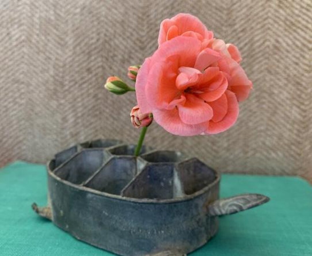 Antique Flower Arranging Frog. for Ikebana, Flower Arranging & Creative ...
