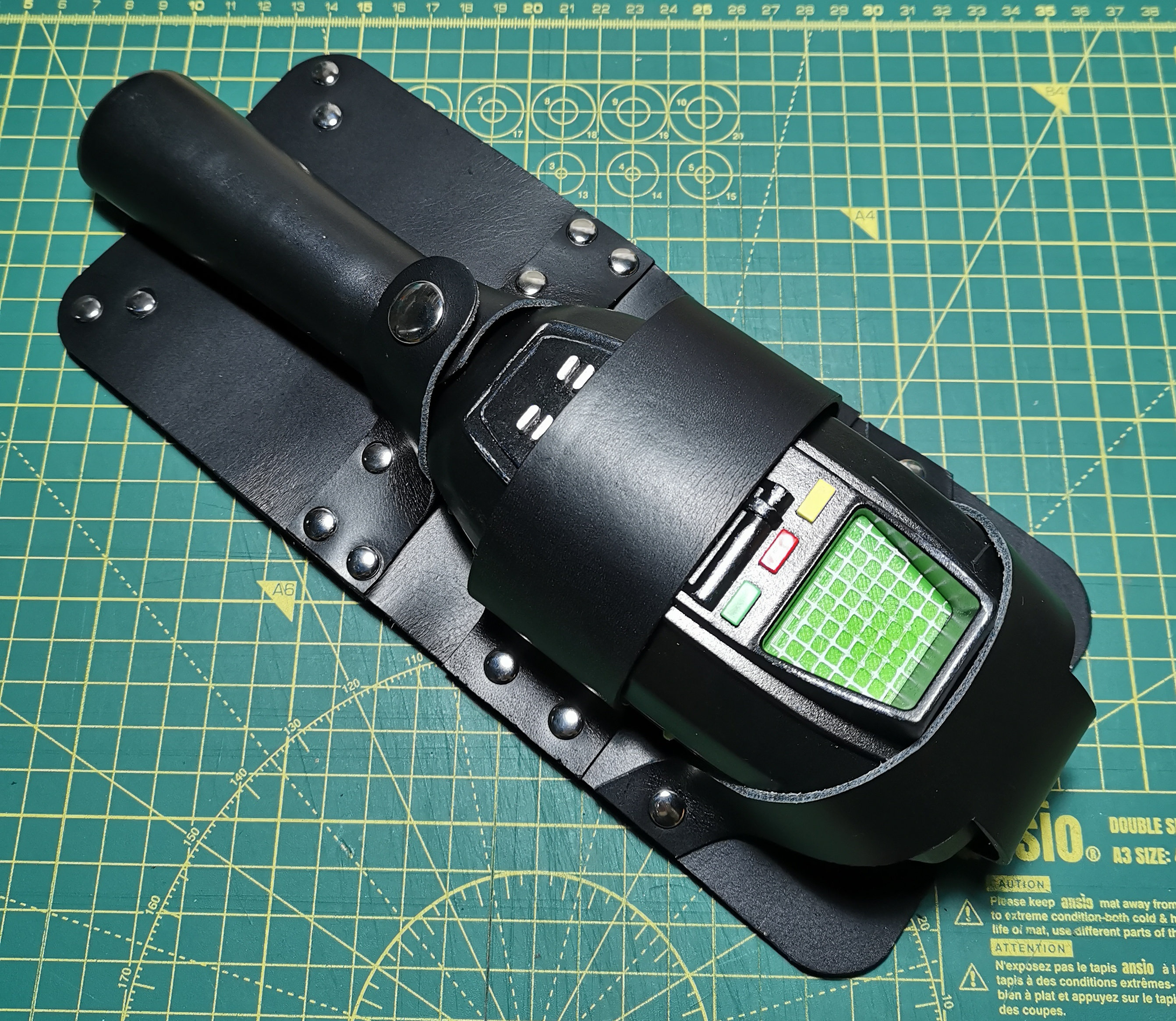 Ghostbusters Upside Down PKE Meter Leather Holster, Frozen Empire ...