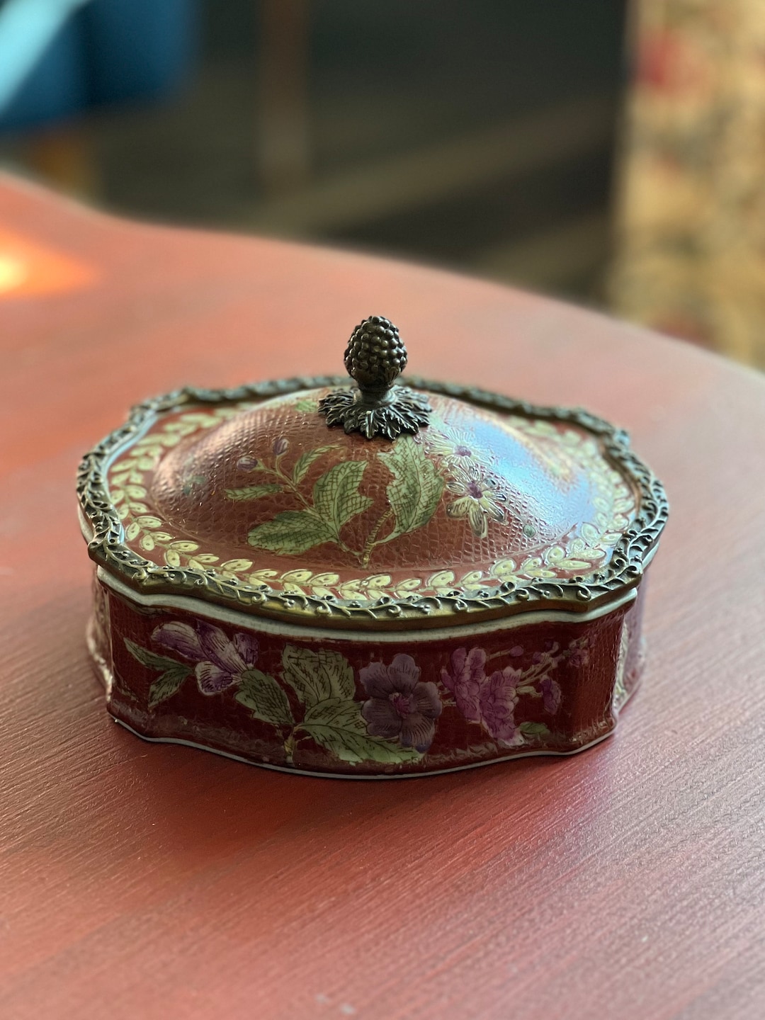 Vintage Hua Rong Tang Zhi Red Porcelain Floral Design Decorative Lidded ...