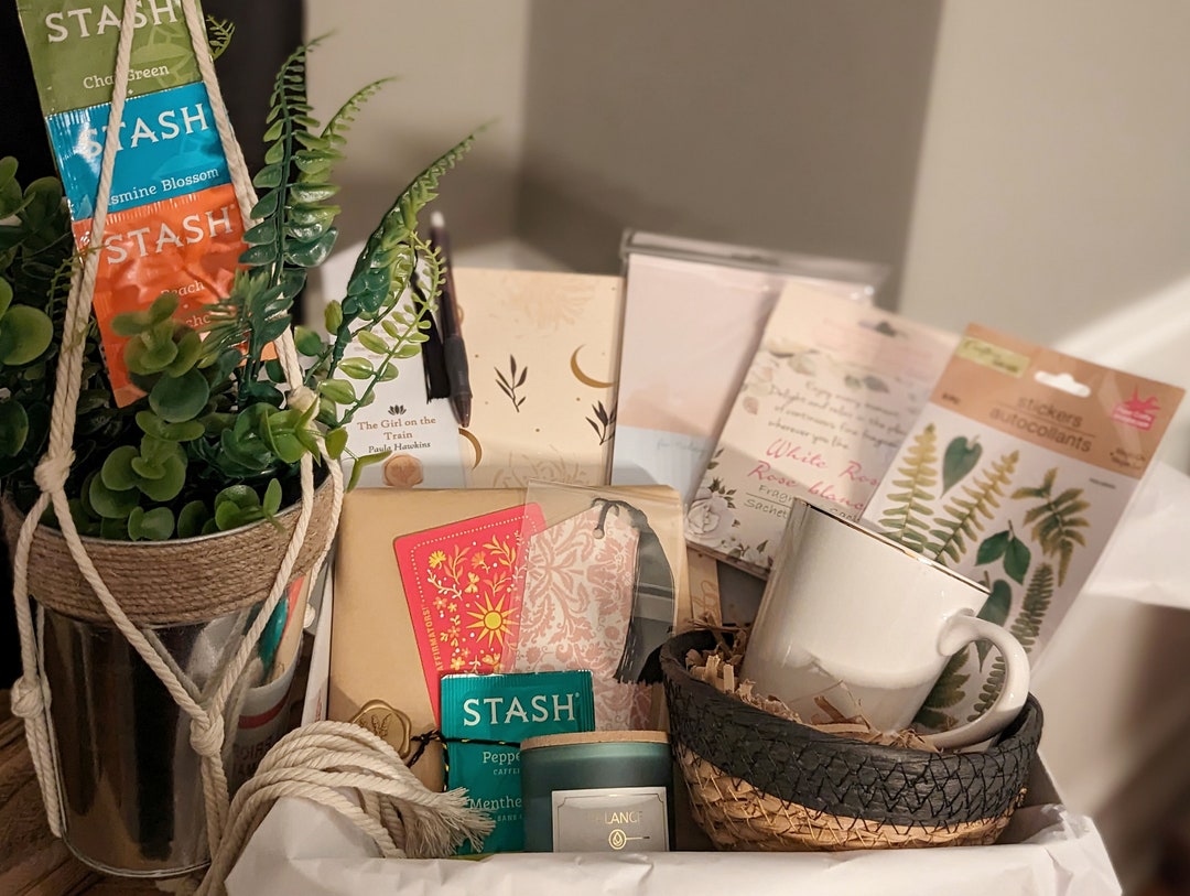 Blind Date With a Book, Surprise Book Box, Exciting Book Bundles ...