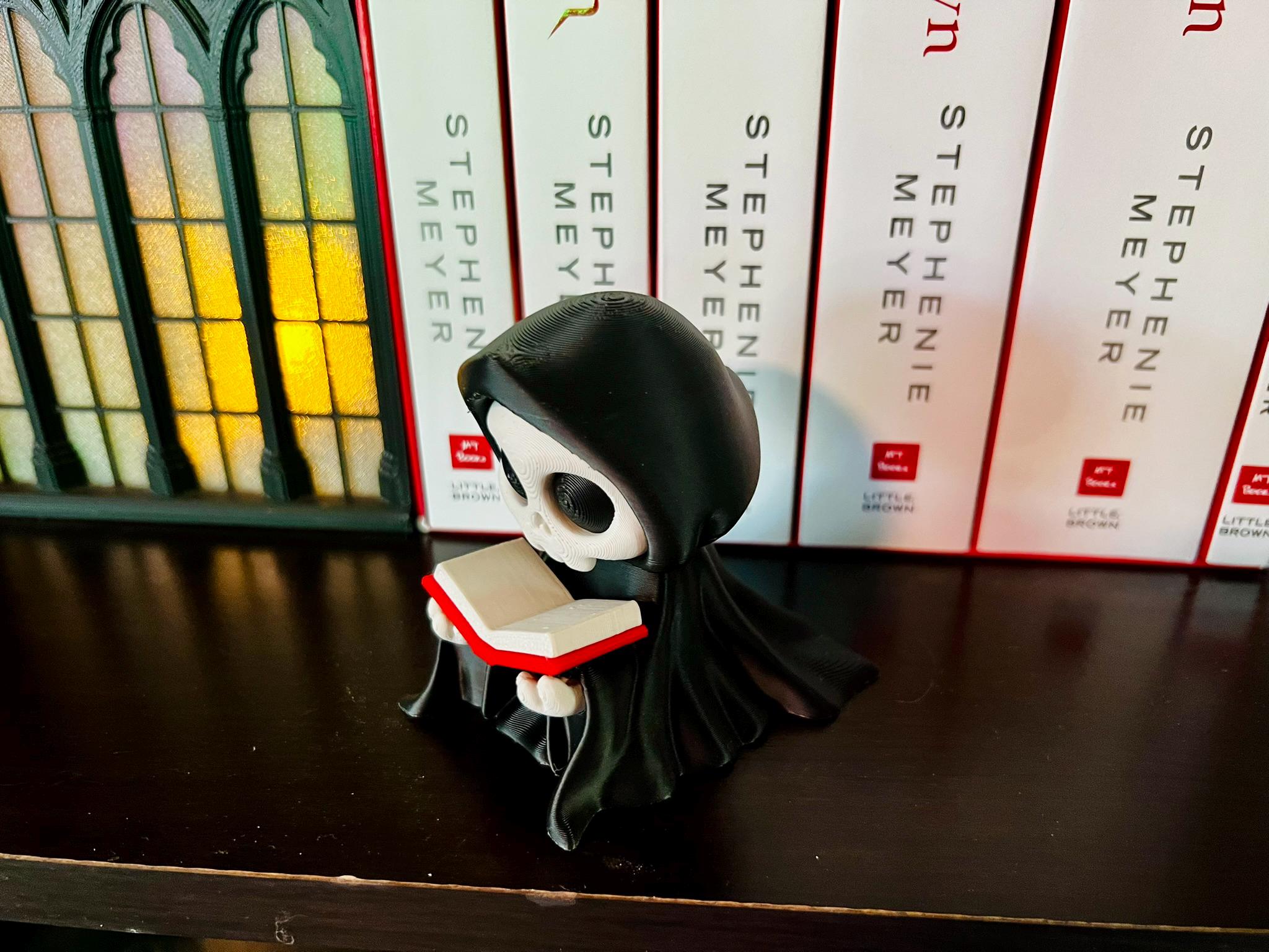 Grim Reaper Reading Bookshelf Decor - Reading Reaper Figurine, Spooky ...