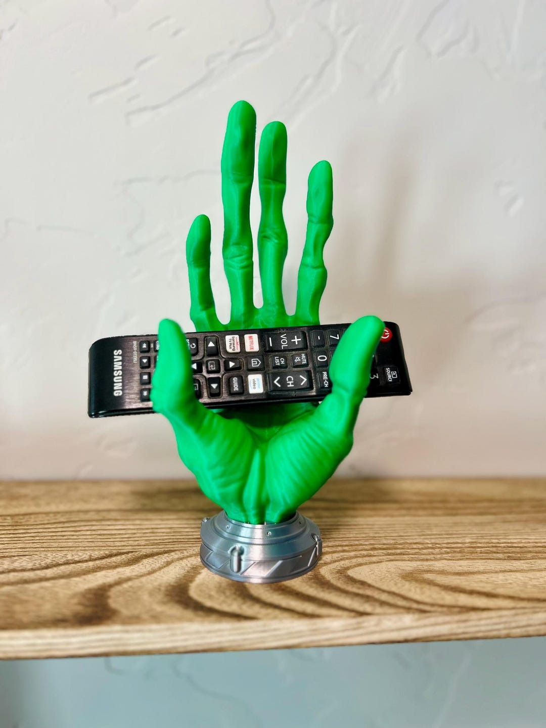 Alien Hand Holder Stand | 3D Printed Remote & Controller Display | Sci ...