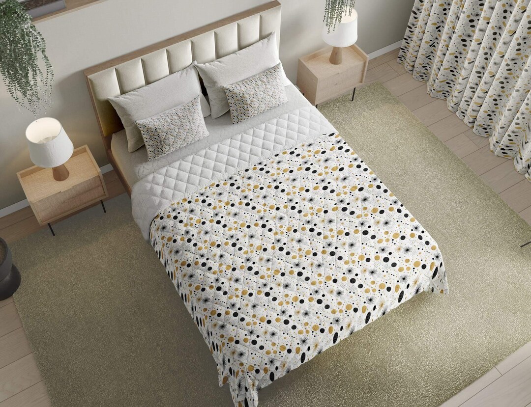 Black, White & Gold Starry Quilt Bedding Set, Quilted Holiday Coverlet ...