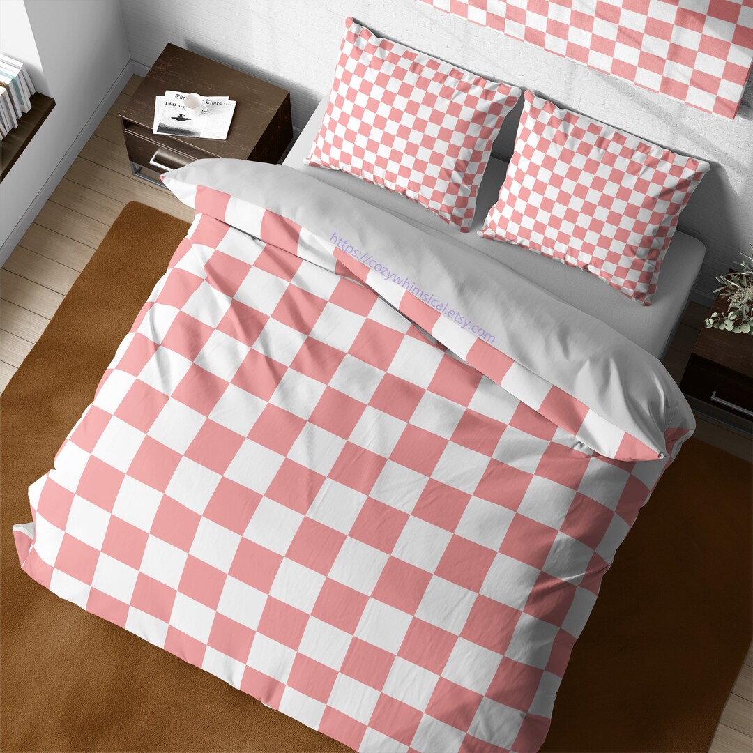 Pink and White Retro Check Bedding, Groovy Checkerboard Aesthetic Quilt ...