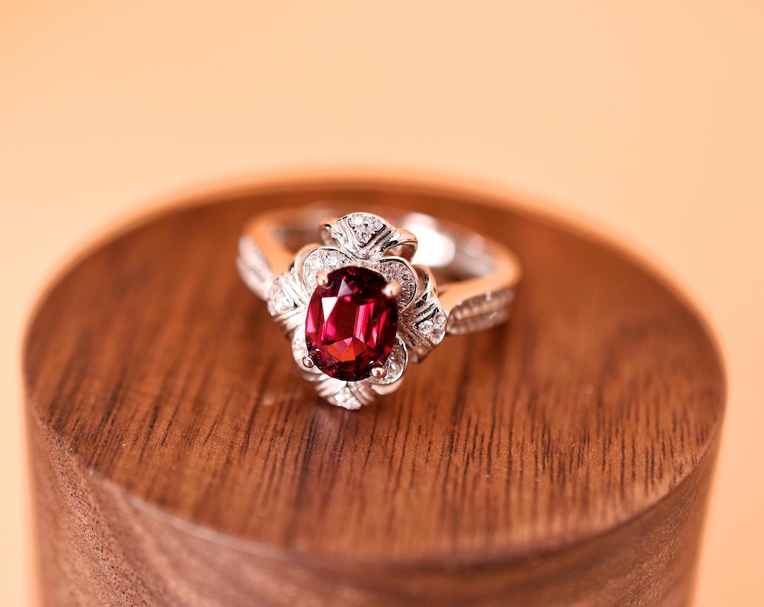 925 Silver Classic Magnesium Garnet Ring Plated With 18K White Gold ...