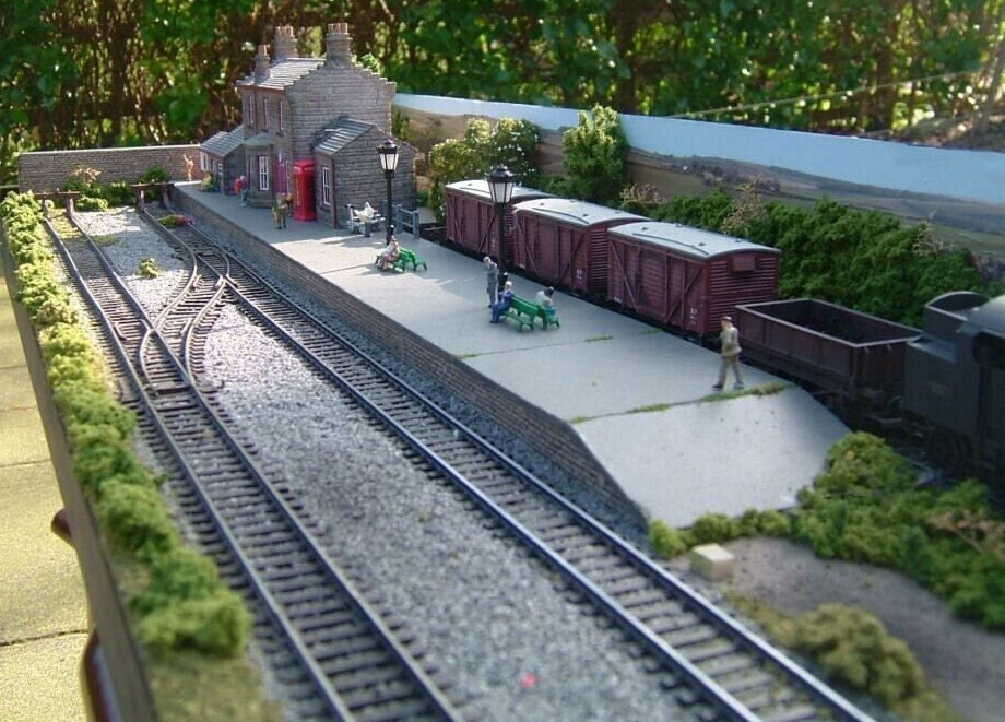 OO Gauge End to End Model Railway, Train, Layout. Fully Scenic, Built ...