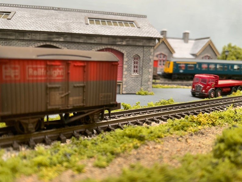 OO Gauge Shelf Layout, Display Diorama, Model Railway Layout Inc Fiddle ...