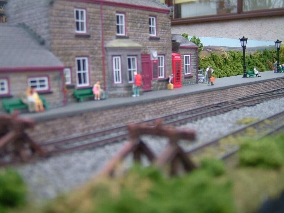 OO Gauge End to End Model Railway, Train, Layout. Fully Scenic, Built ...