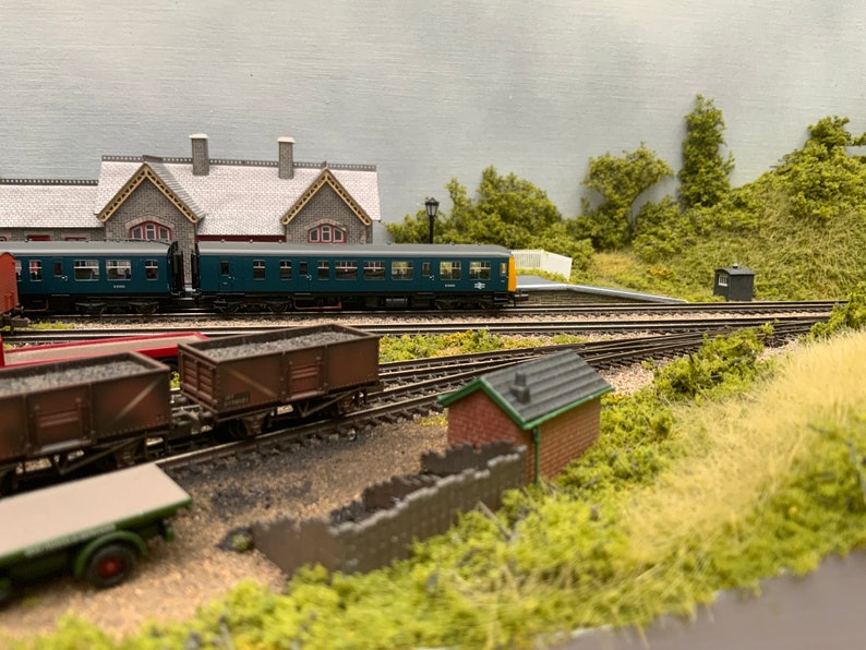 OO Gauge Shelf Layout, Display Diorama, Model Railway Layout Inc Fiddle ...