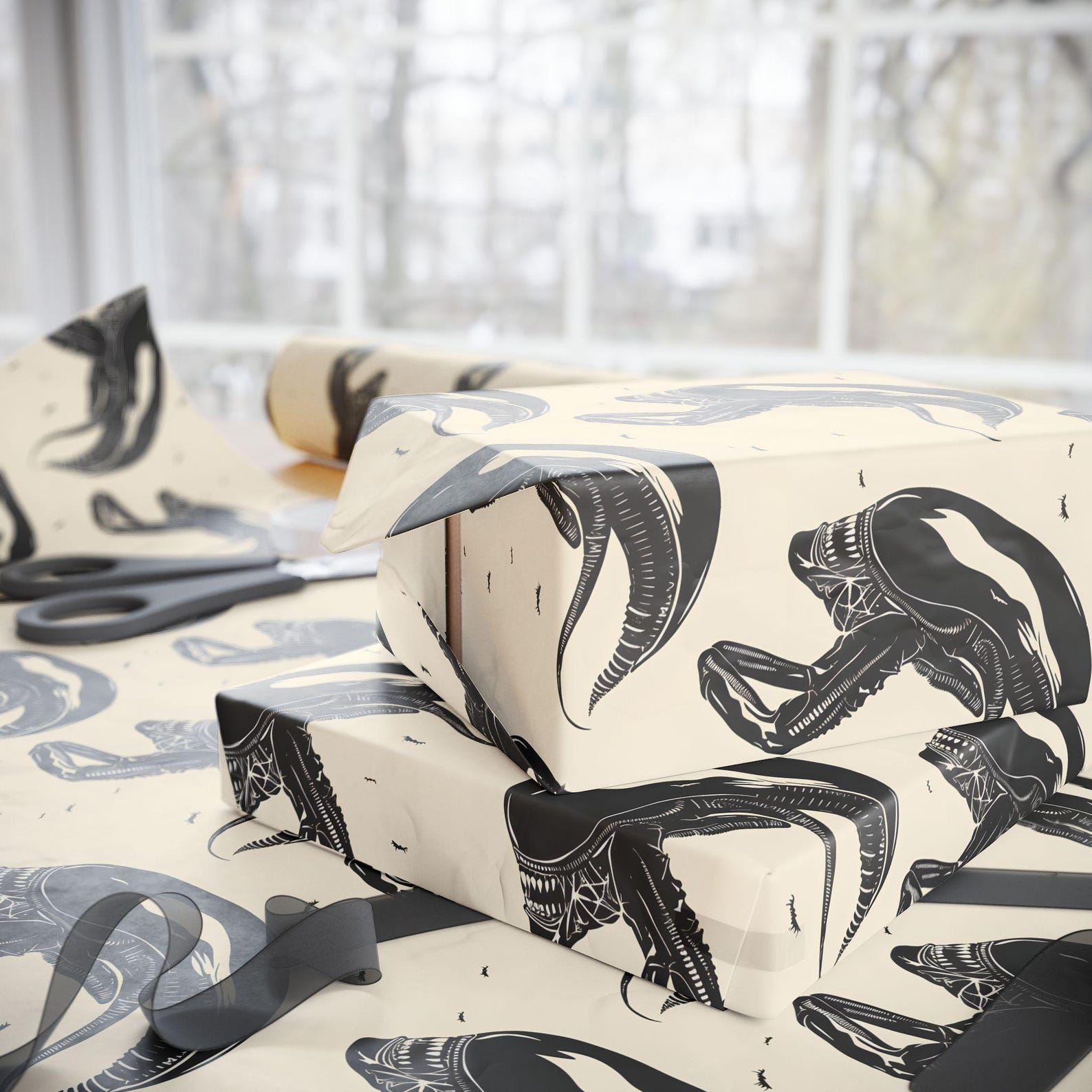 Simple Alien Xenomorph Gift Wrapping Paper for Horror Movie Lovers ...