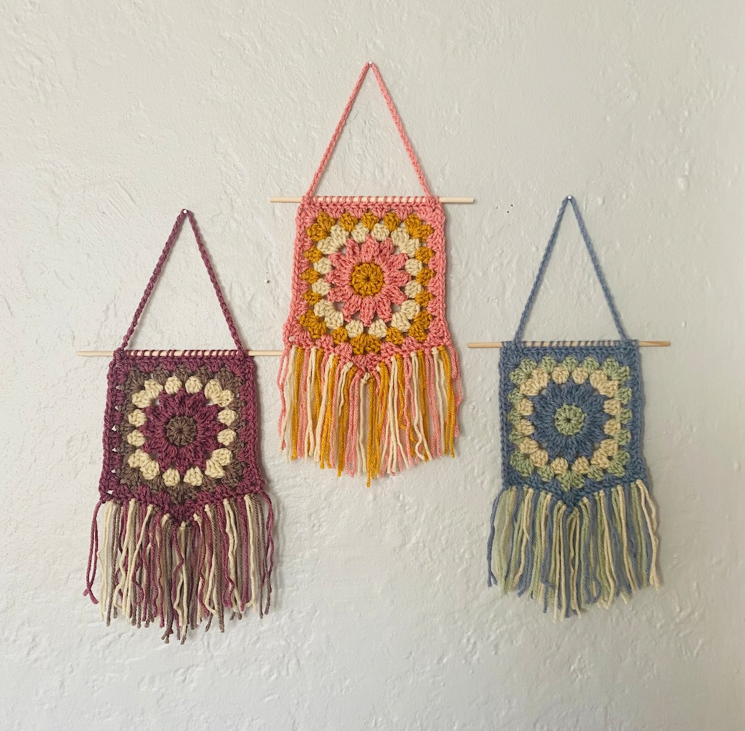 Crochet Flower Wall Hanging Décor - Etsy