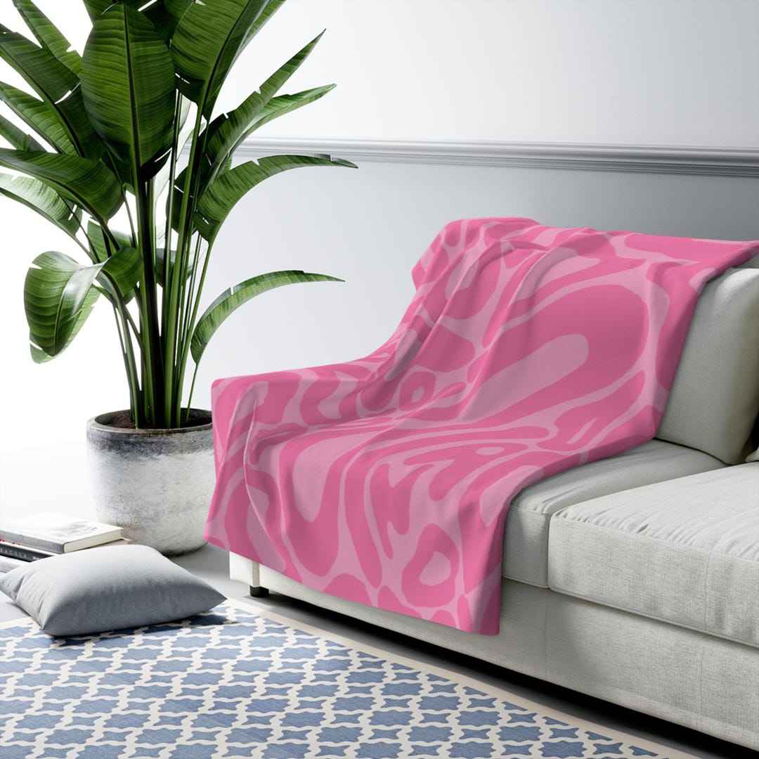 Lando Helmet Pattern Pink Sherpa Blanket | Plush Fleece Throw - Etsy