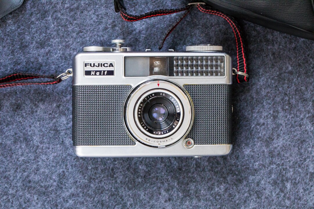 Fujica Half Camera a 35mm Half Frame Film Camera - Etsy