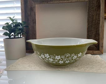 Vintage Pyrex Spring Blossom Pyrex Mixing Bowl Set Crazy Daisy ...