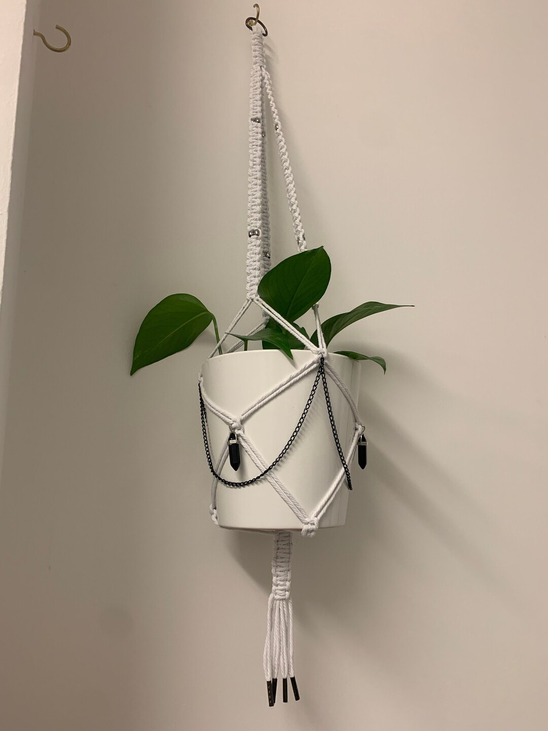 Skadi Hand Made Macrame Plant Hanger White, Black Chain & Crystal ...