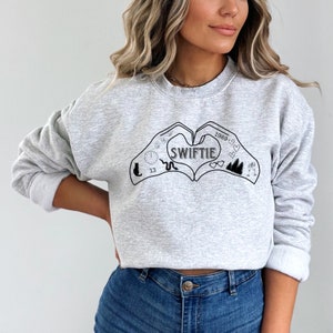 Swiftie Heart Hand Png (not a Cut File) - Etsy