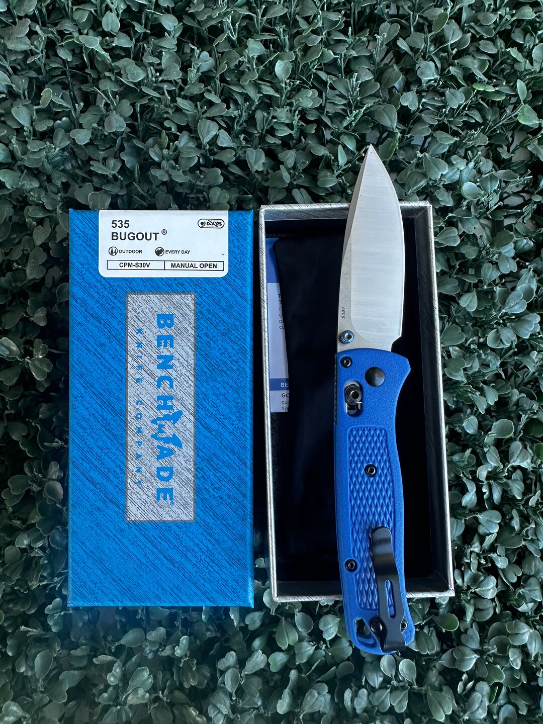 535 Bug Out Blue Handle Silver Blade Brand New Pocket Knife Manual ...
