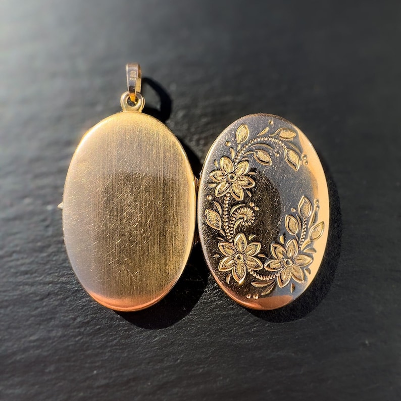 9ct Gold Vintage Large Oval Locket Floral Engraved Pendants Hallmarked ...
