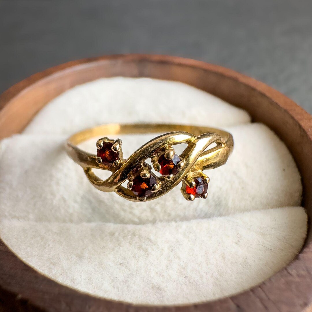 9ct Solid Gold Vintage Garnet Ring | Red Gemstone Gold Ring | UK Q - US ...