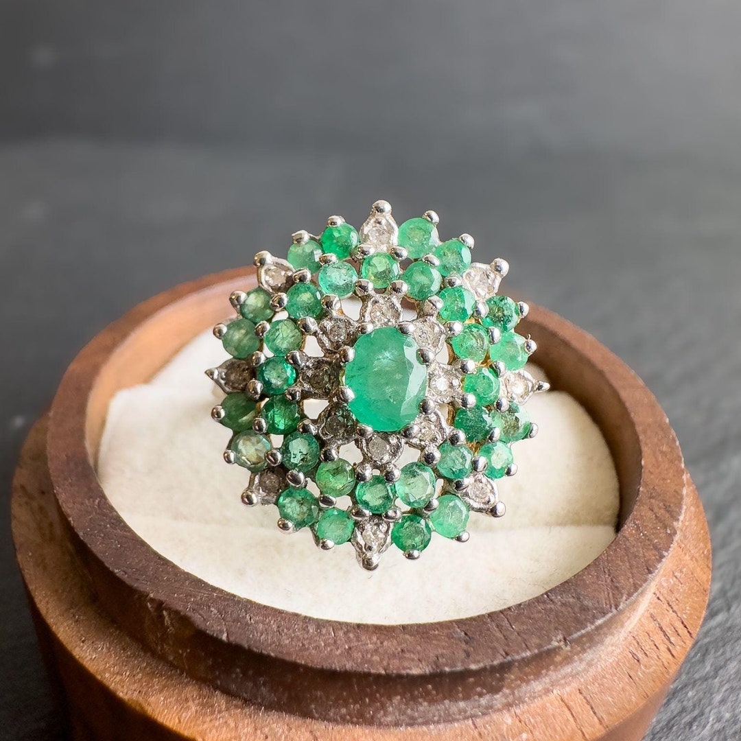9ct Solid Gold Vintage Emerald and Diamond Cluster Ring | UK P - US 8 ...