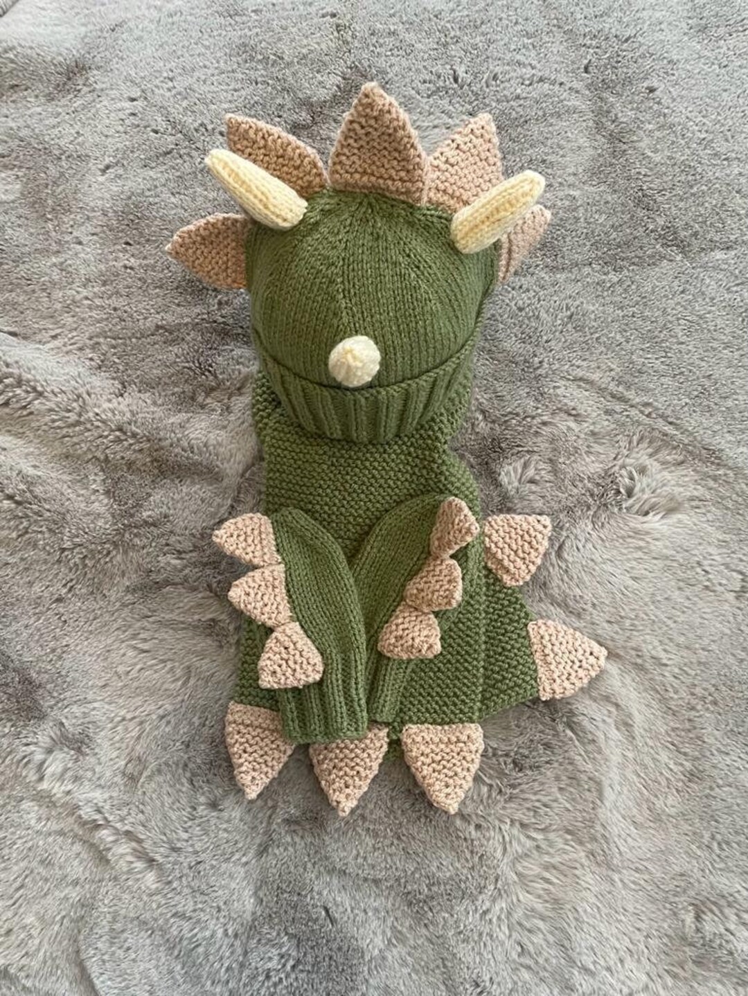Handmade Dino Set - Triceratops Edition!! | Hat, Mittens and Scarf | 1 ...