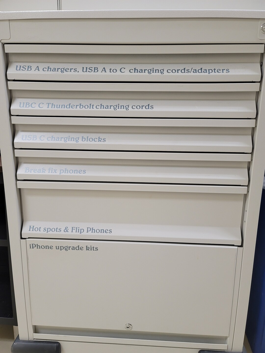 Personalized Vinyl Labels 31 Colors and 12 Fonts to Choose From ...