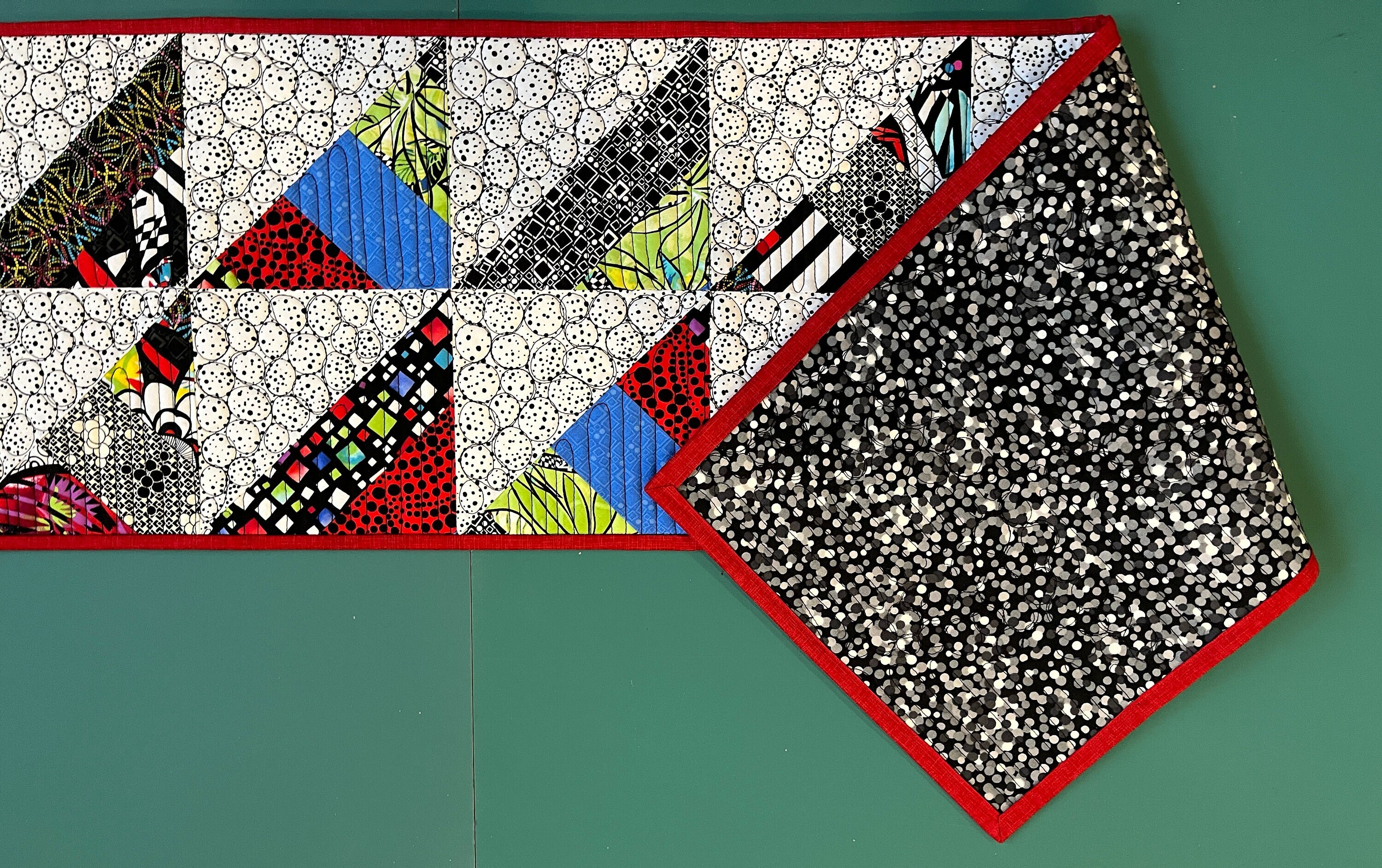 LARGE MODERN TABLERUNNER. Pattern: cutting Corners Half-square ...