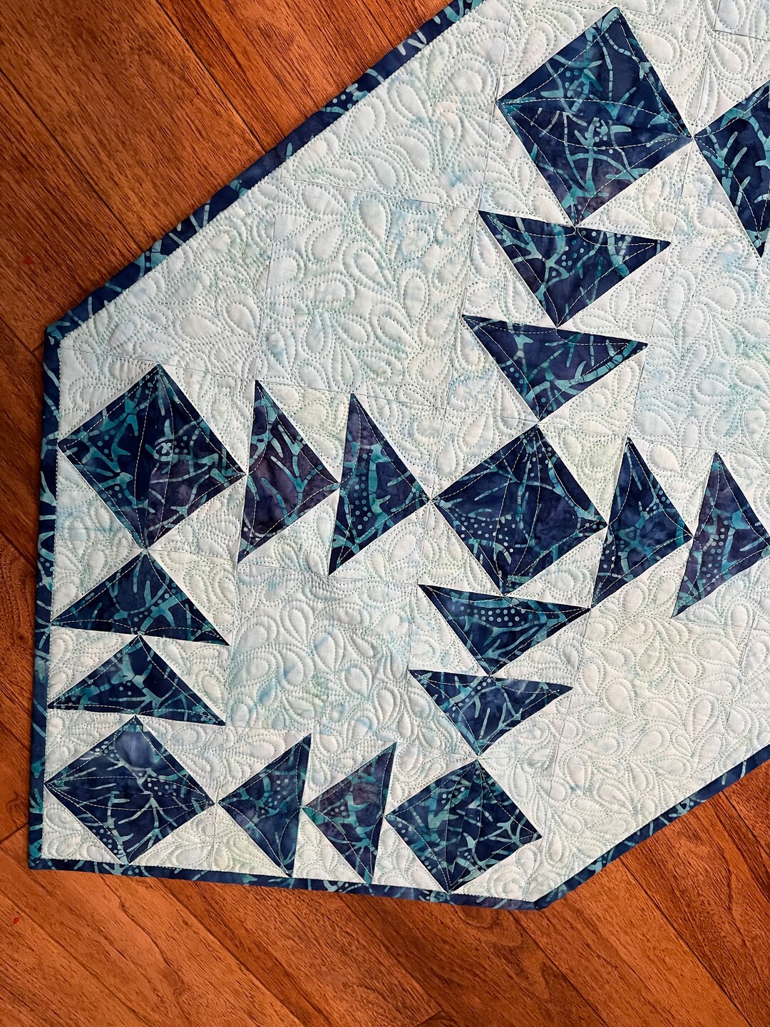LONG QUILTED TABLERUNNER, Batiks, Crazy Eights Pattern, Blue, White ...
