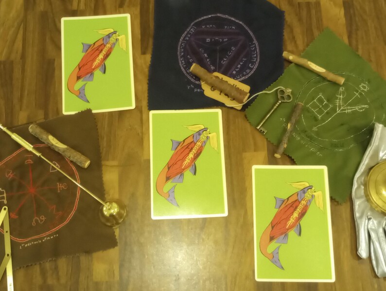 Triskelion 3 Card Spread - Etsy
