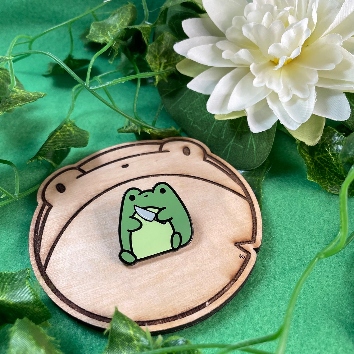 Marsh the Frog Enamel Pin - Etsy