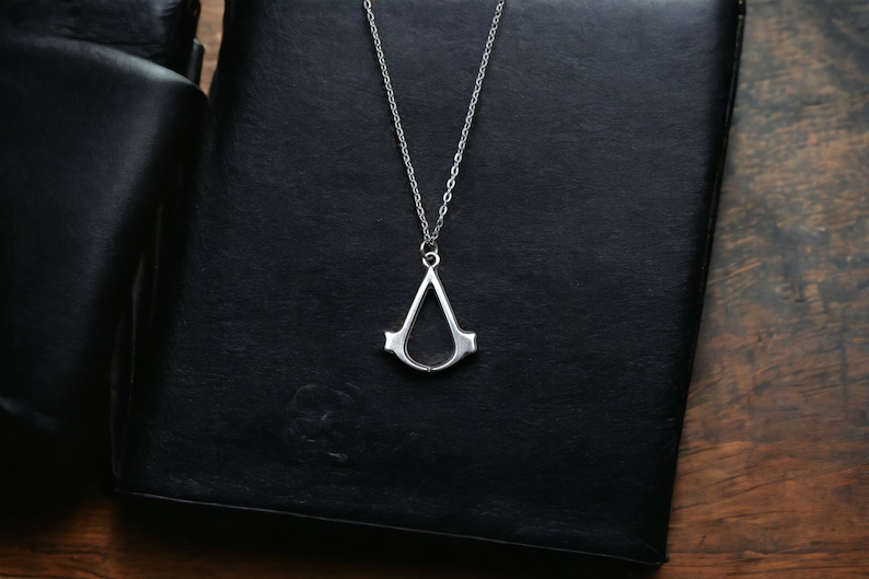 Assassin Necklace - Symbol of Stealth and Adventure - Gaming Jewelry ...
