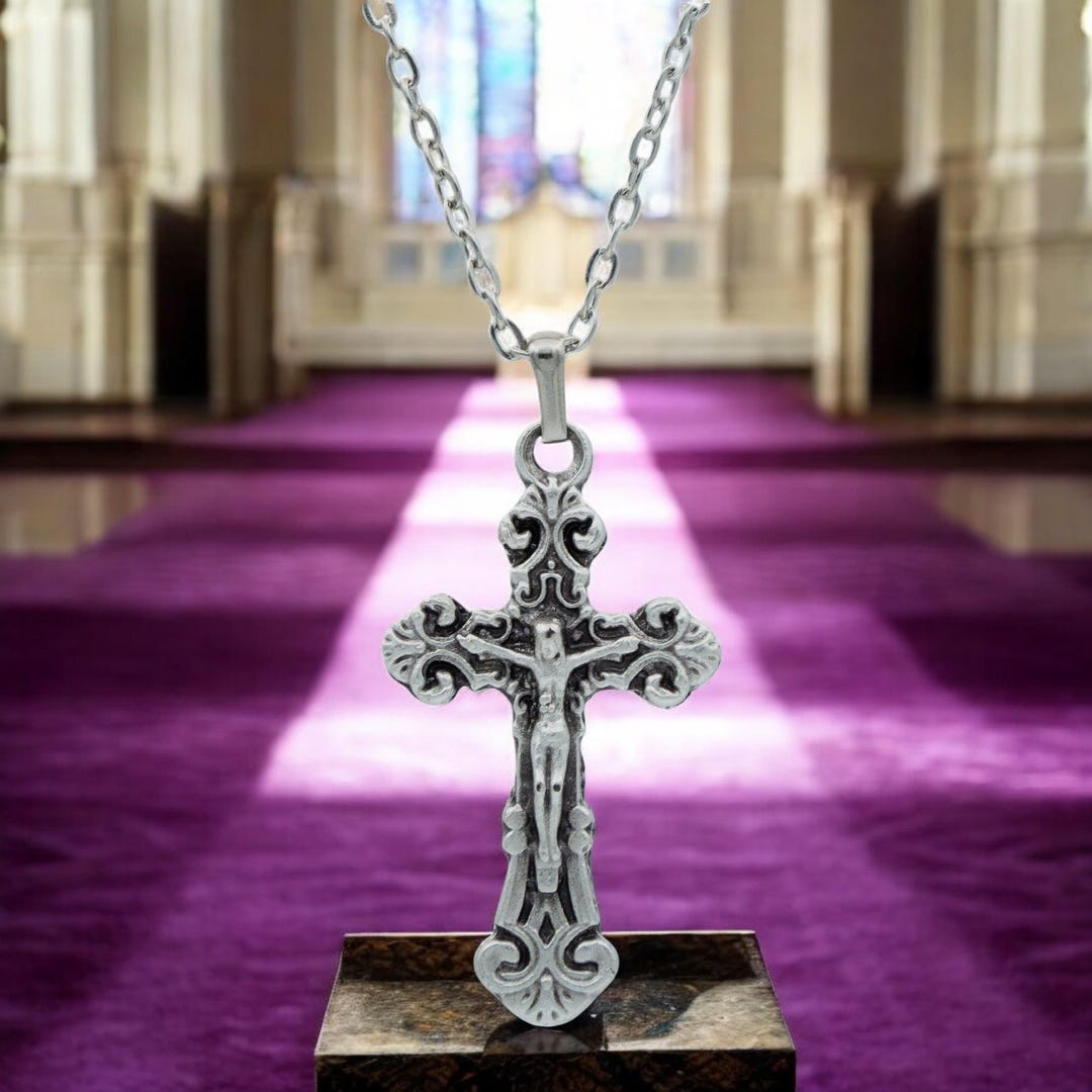 Jesus Christ Cross Necklace, Silver Plated Crucifix Pendant, Christian ...