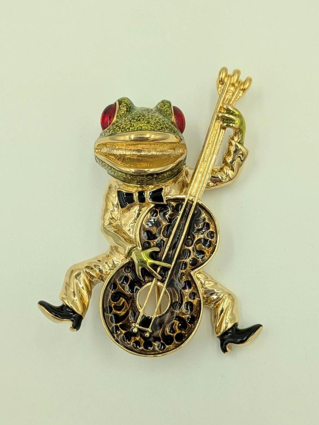KJL Vintage Kenneth Jay Lane Pin Gold Tone Frog Guitar Green Red Brown ...