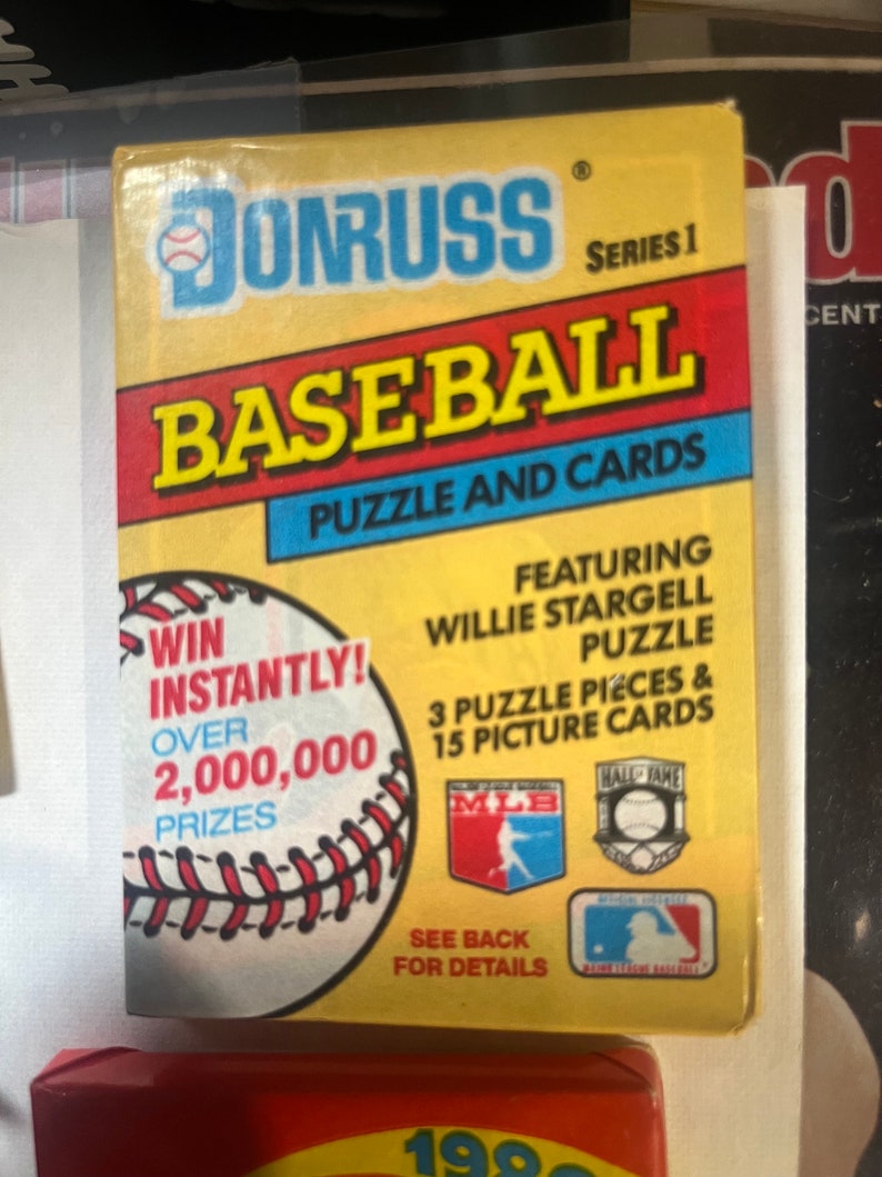 One Pack Factory Seal BASEBALL Cards !! You Pick a Pack From the Pics ...