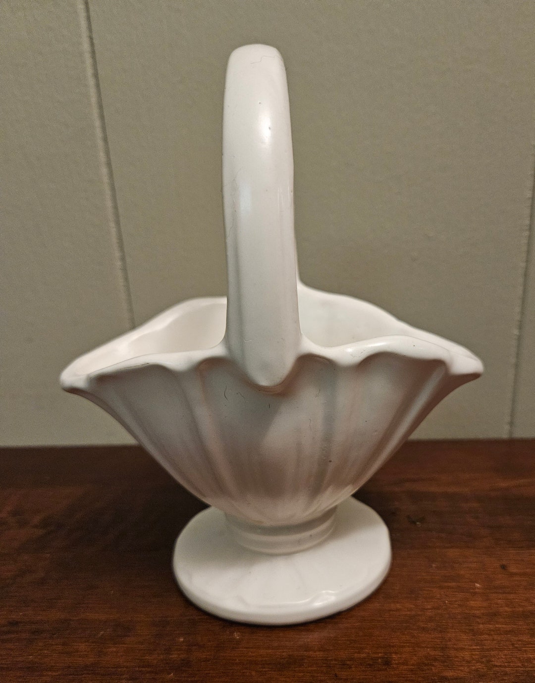 Hull Art Pottery Basket / Planter - Cream / Matte White With Handle ...