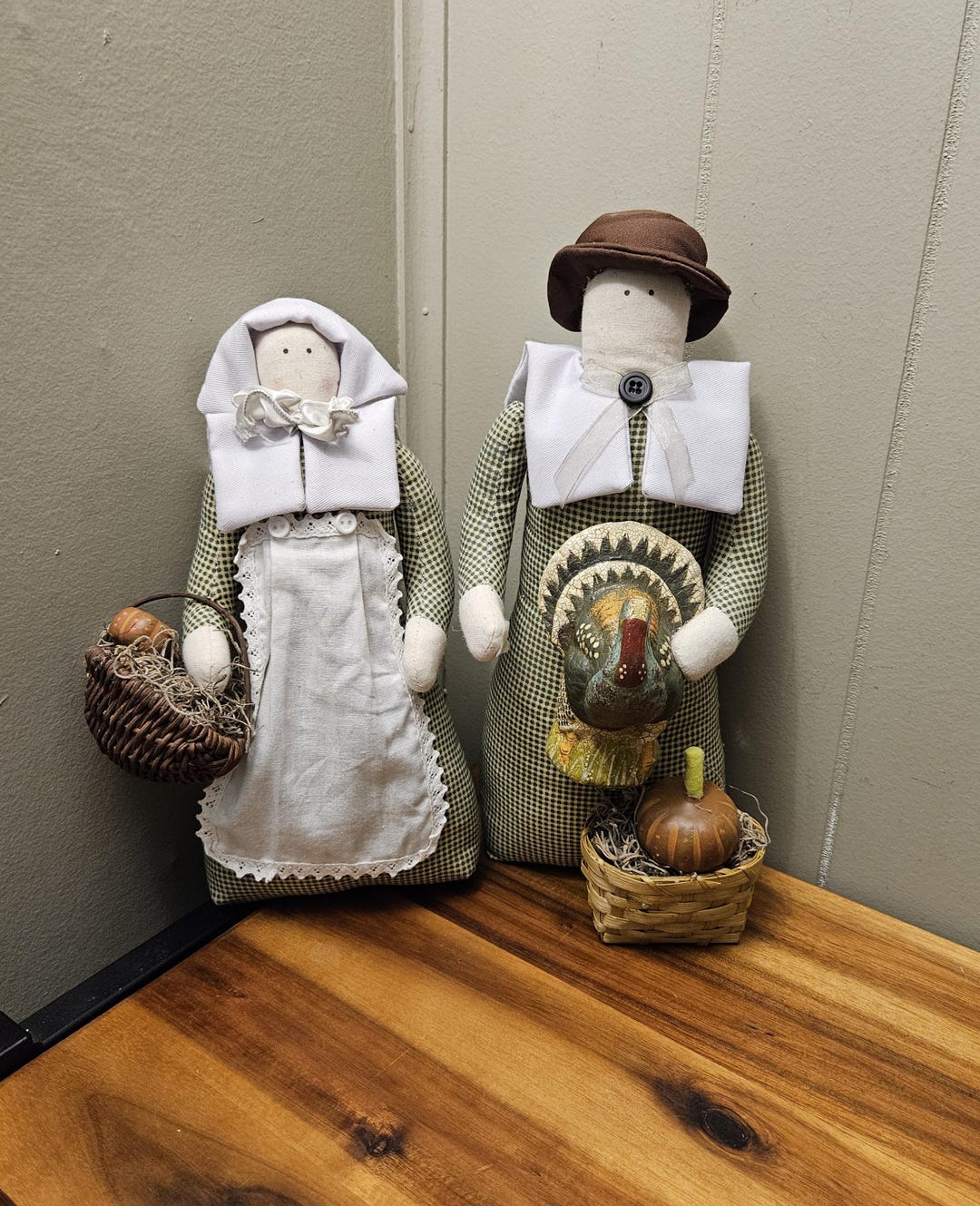 Thanksgiving Pilgrims Couple With Basket and Turkey - 11" & 12.5"h ...