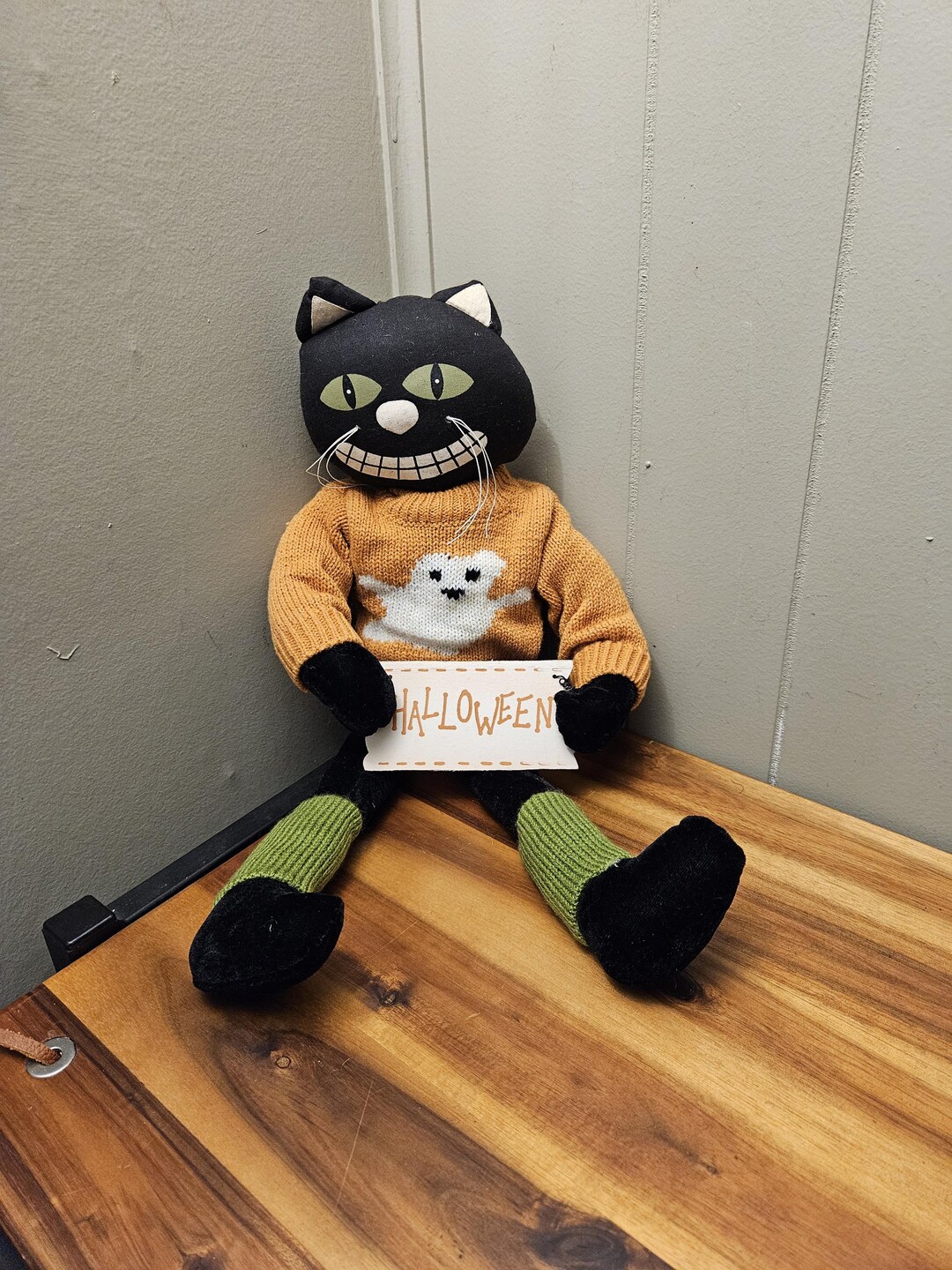 Vintage Black Cat Figure Ghost Sweater and Wood "halloween" Sign ...