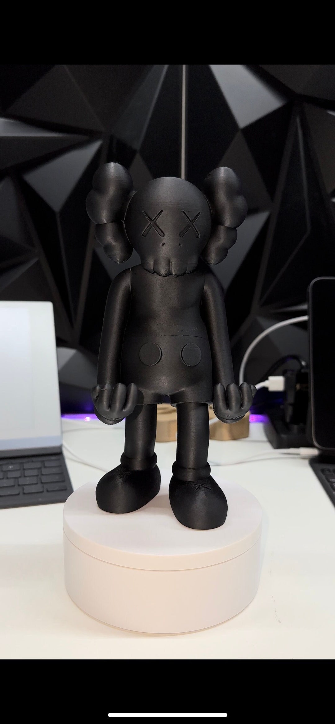 Kaws Contoller Holder - Etsy