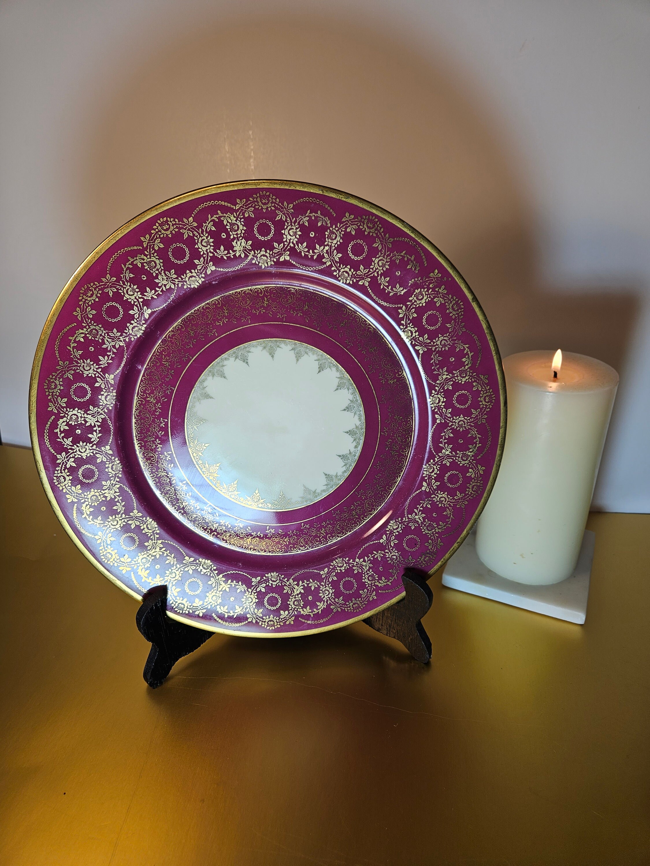 A Set of 2 Vintage TK Thun Bohemia Plates, Gold Gilt Burgundy ...