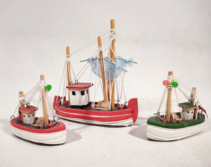 Vintage Mini Sailboats, Rustic Wooden Models, Red Green Miniature Boats ...