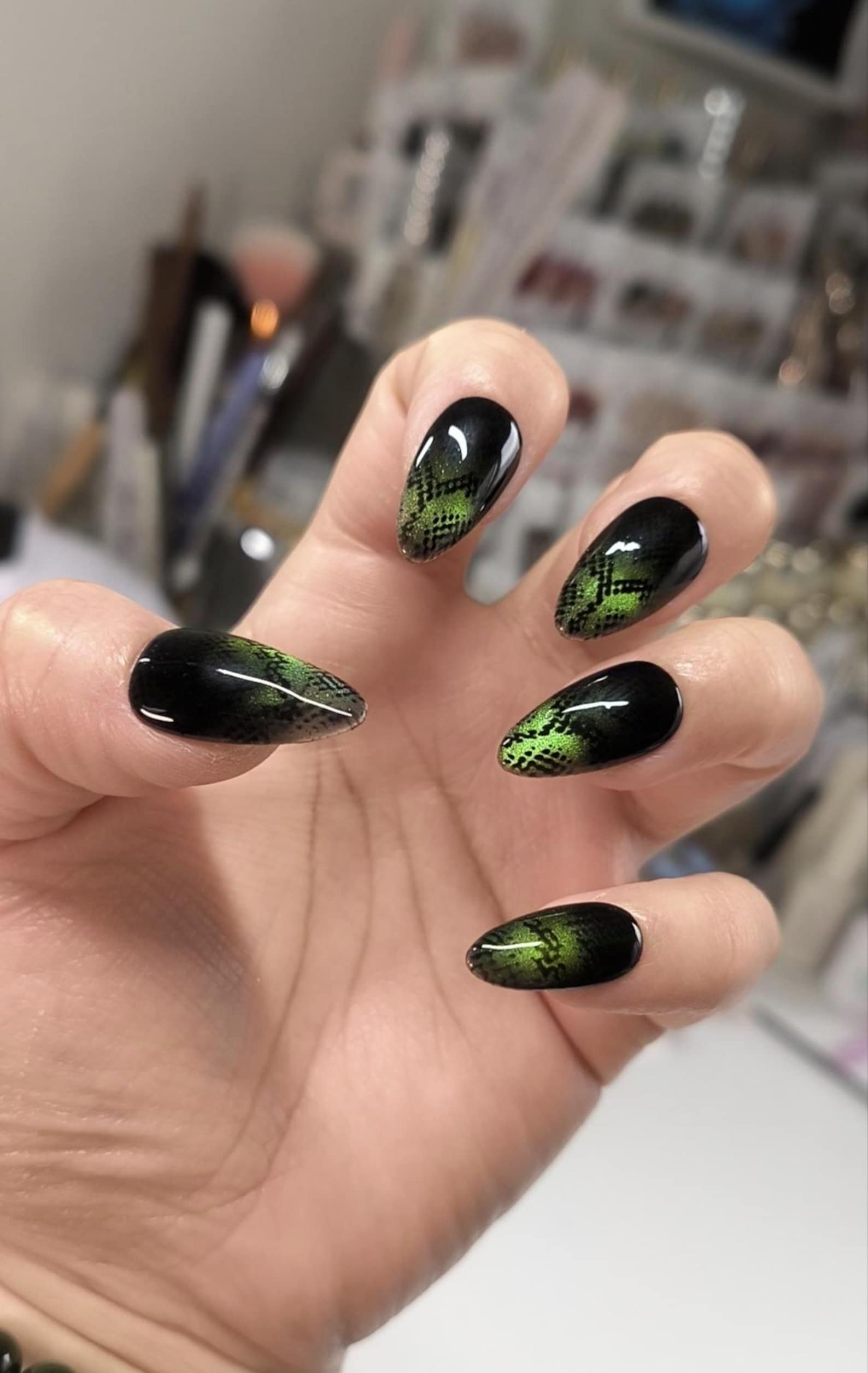 Green Tigers Eye Acrylic Nails/ Hand Drawn Scales Pattern Press on ...