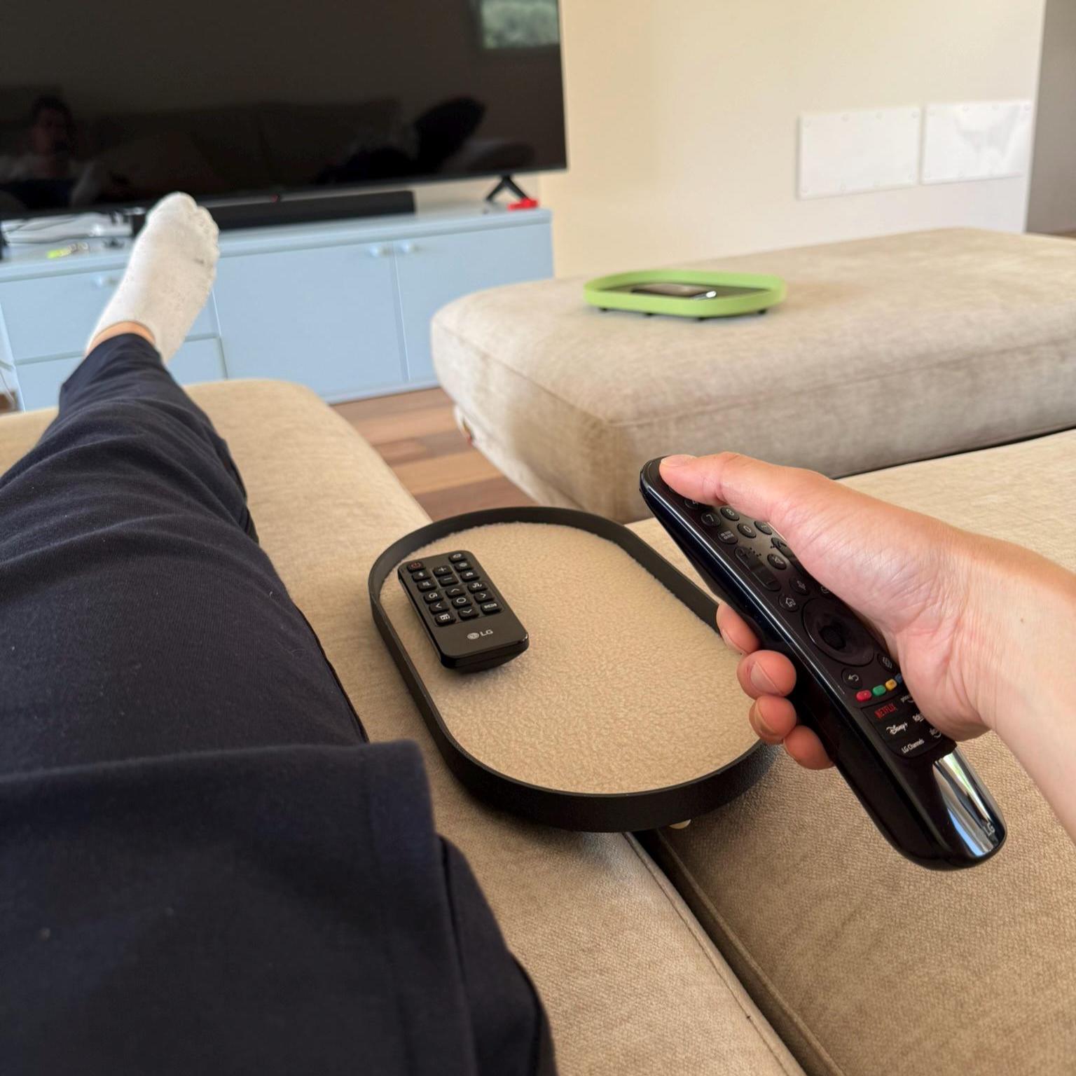 AF INVENTIONS - "sofa Hub" – the Smart Couch Tray for Remote Controls ...